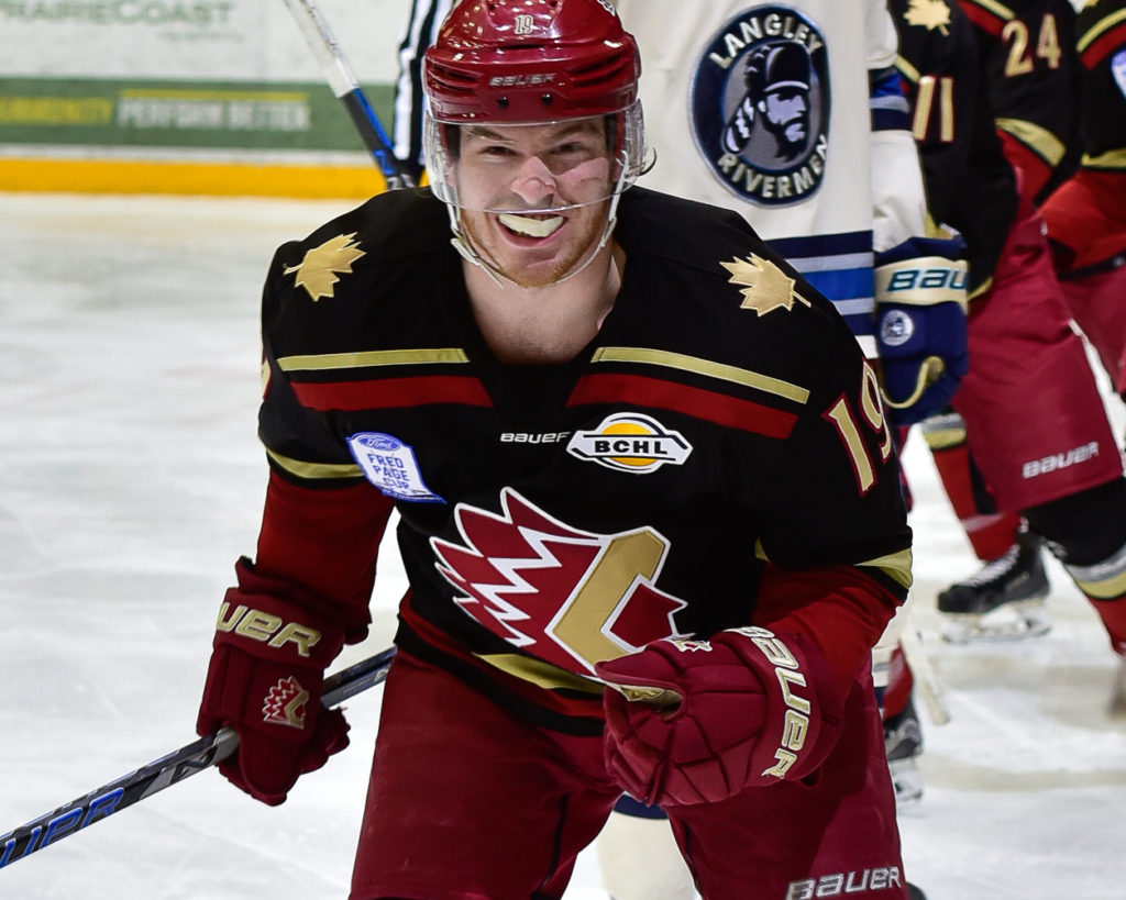 Chiefs Sink Rivermen 8-1 | Chilliwack Chiefs